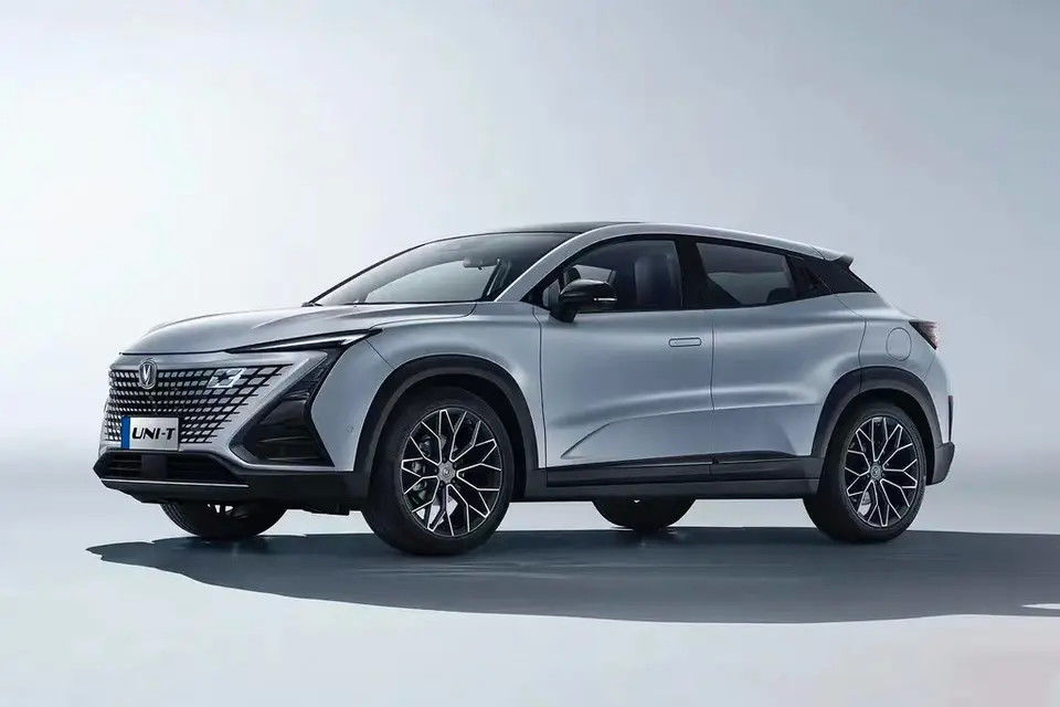 Flagship Changan UNI-T 1.5T Compact SUV Petrol Engine Max Speed 205KM/H Dual Clutch